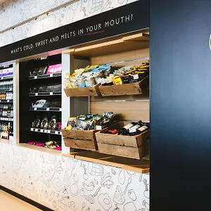 Moxy London Excel Hotel | UPDATED FOR 2026 | luxuryhotelslondon.net