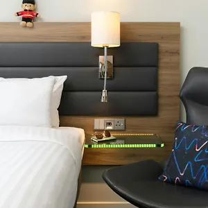 Moxy London Excel Hotel | UPDATED FOR 2026 | luxuryhotelslondon.net